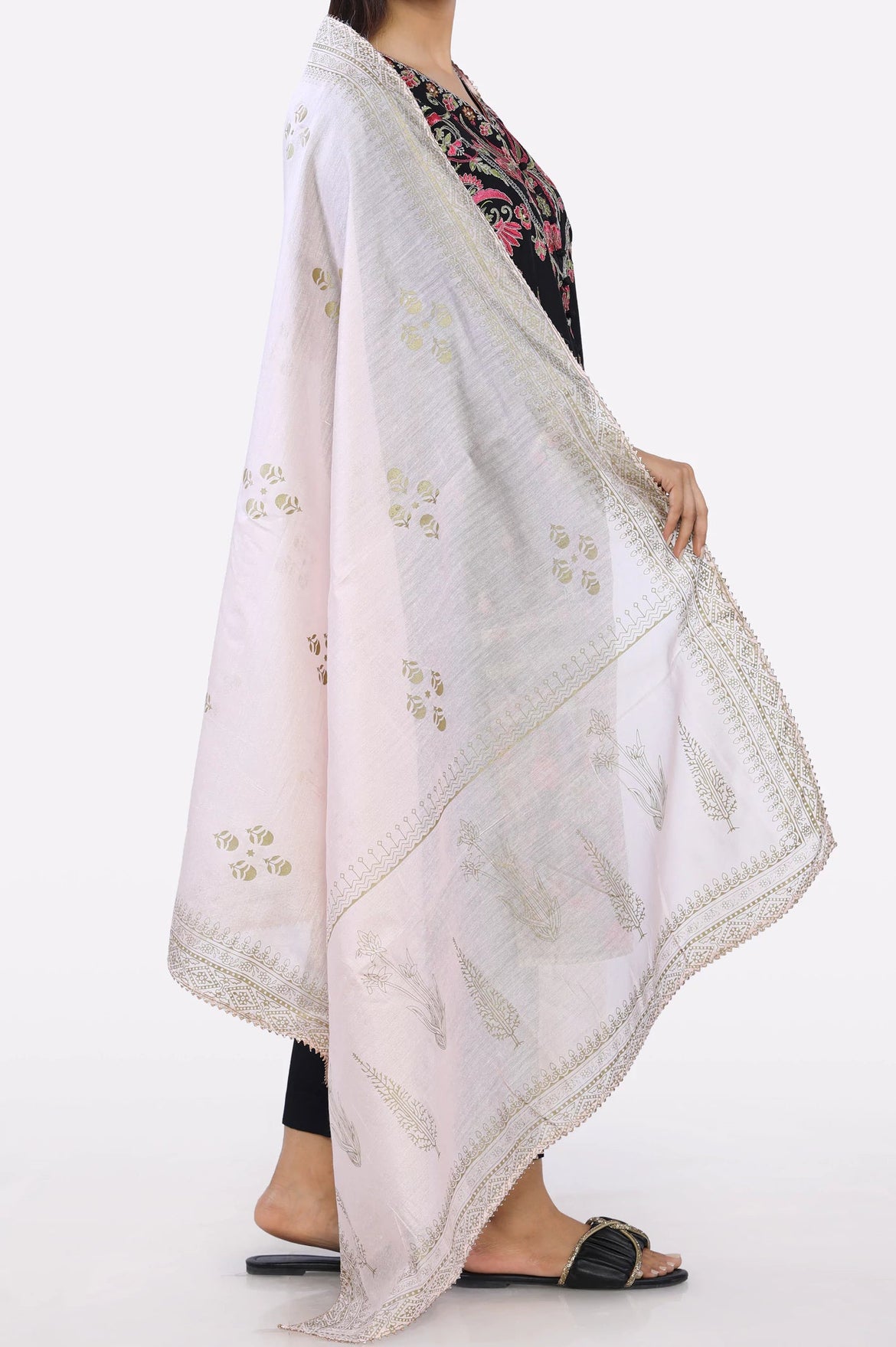 Best Women Stoles and Dupattas in Pakistan – Sohaye